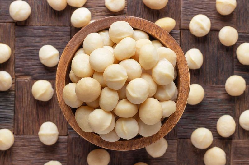 16 Surprising Health Benefits Of Adding Macadamia Nuts To Your Diet