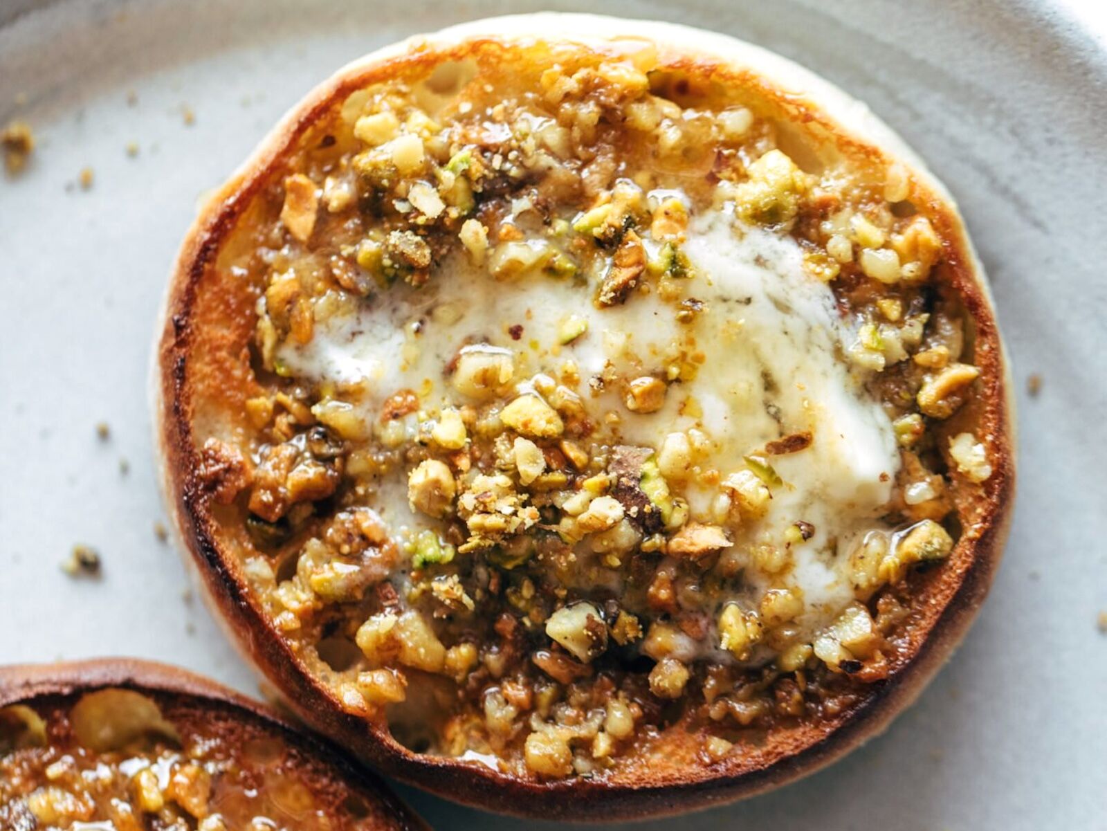 9 Healthy and Tasty Ways to Top An English Muffin