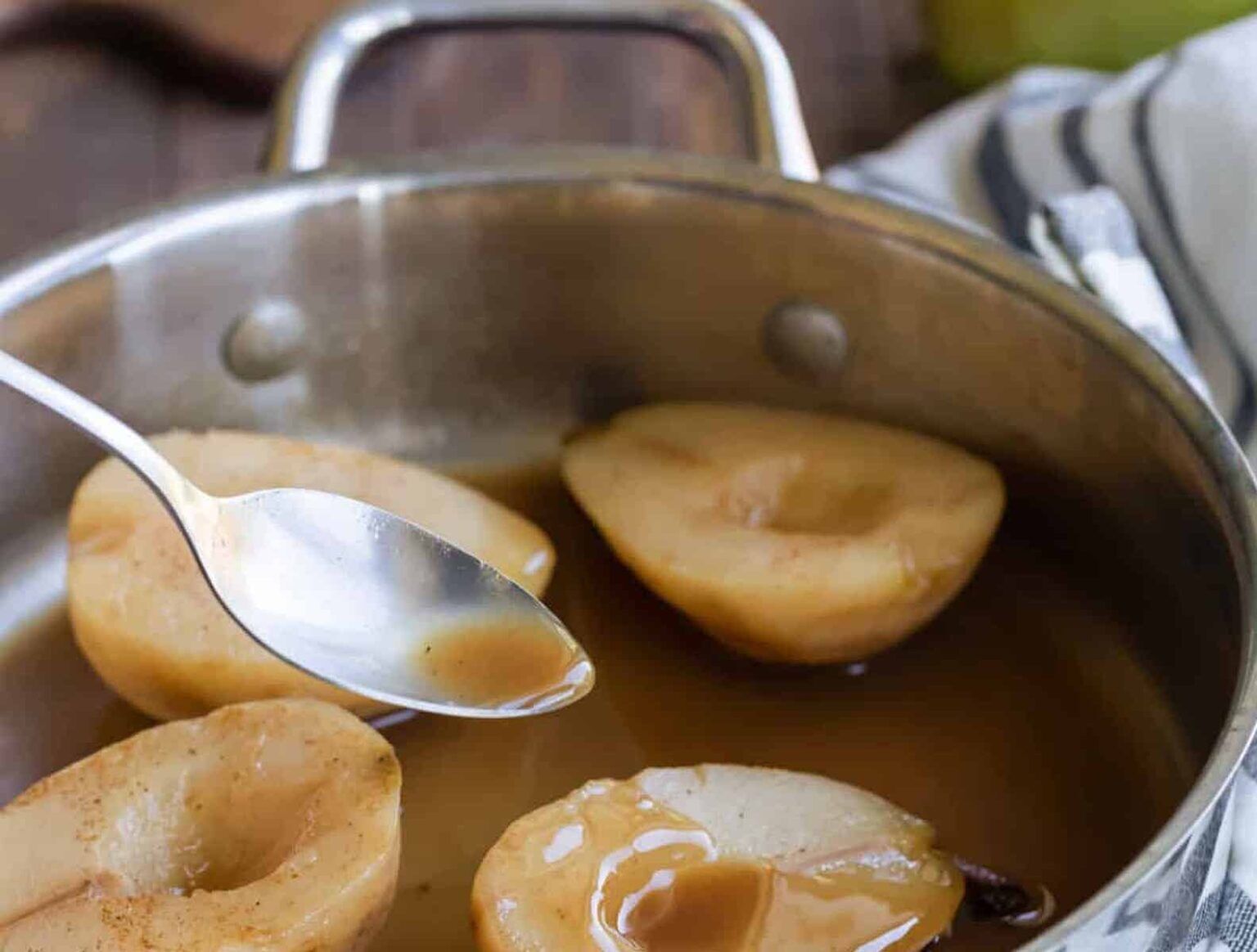 Healthy Dessert Alert: 5 Poached Pears Recipes