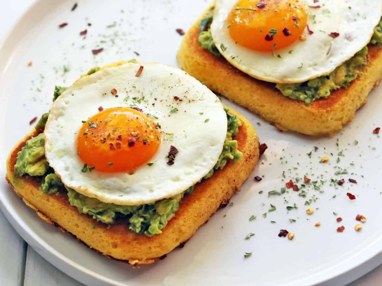 14 Low-Carb Breakfast Recipes That Are Packed with Nutrients