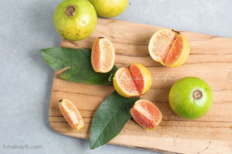 16 Powerful Health Benefits Of Adding Guava To Your Diet
