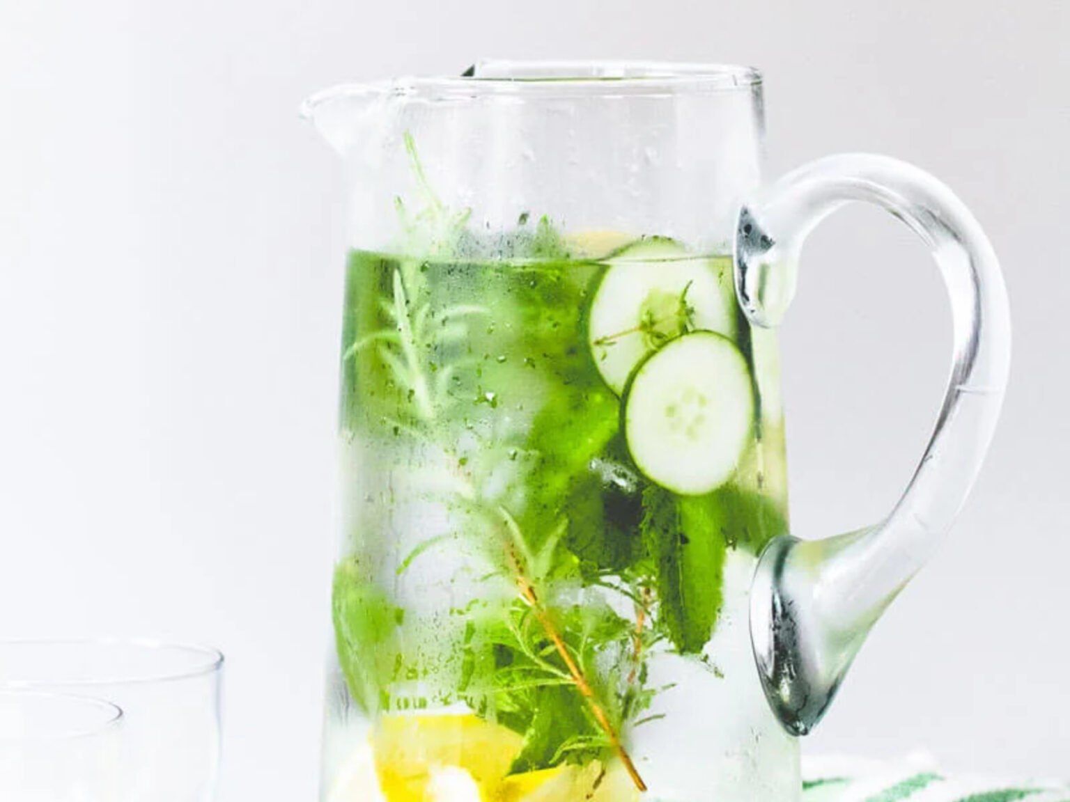 9 Mediterranean Diet Drink Recipes For Healthier Sips