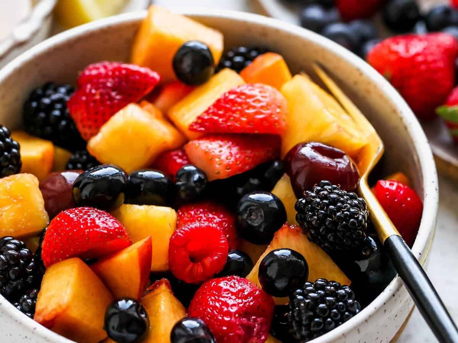 11 Healthy Potluck Ideas Perfect for Summer