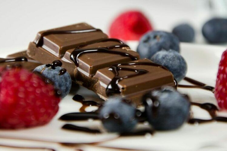 10 Ultra-Processed Snacks To Avoid & 10 Healthier Swaps To Try