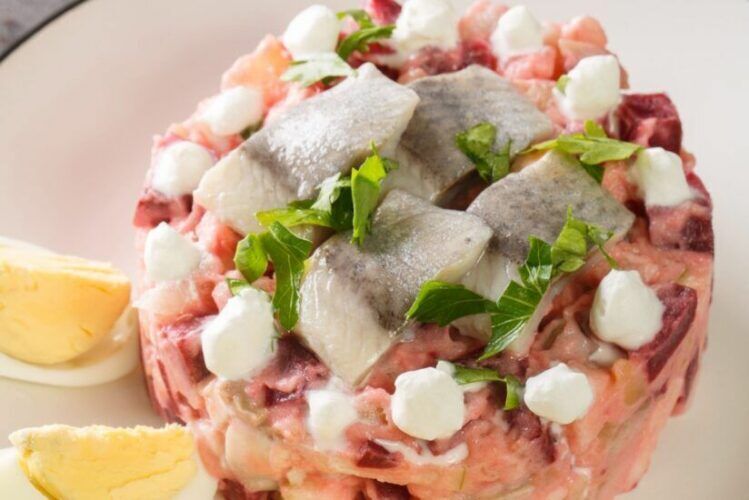 18 Refreshing Dishes From Around The World To Keep You Cool